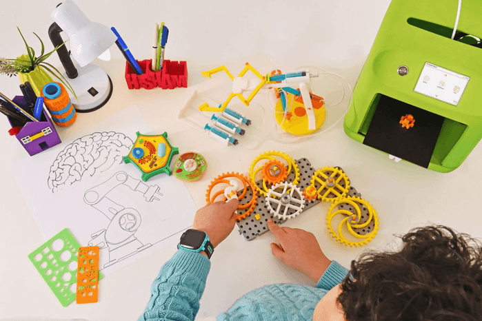 Features | Fab-Minds